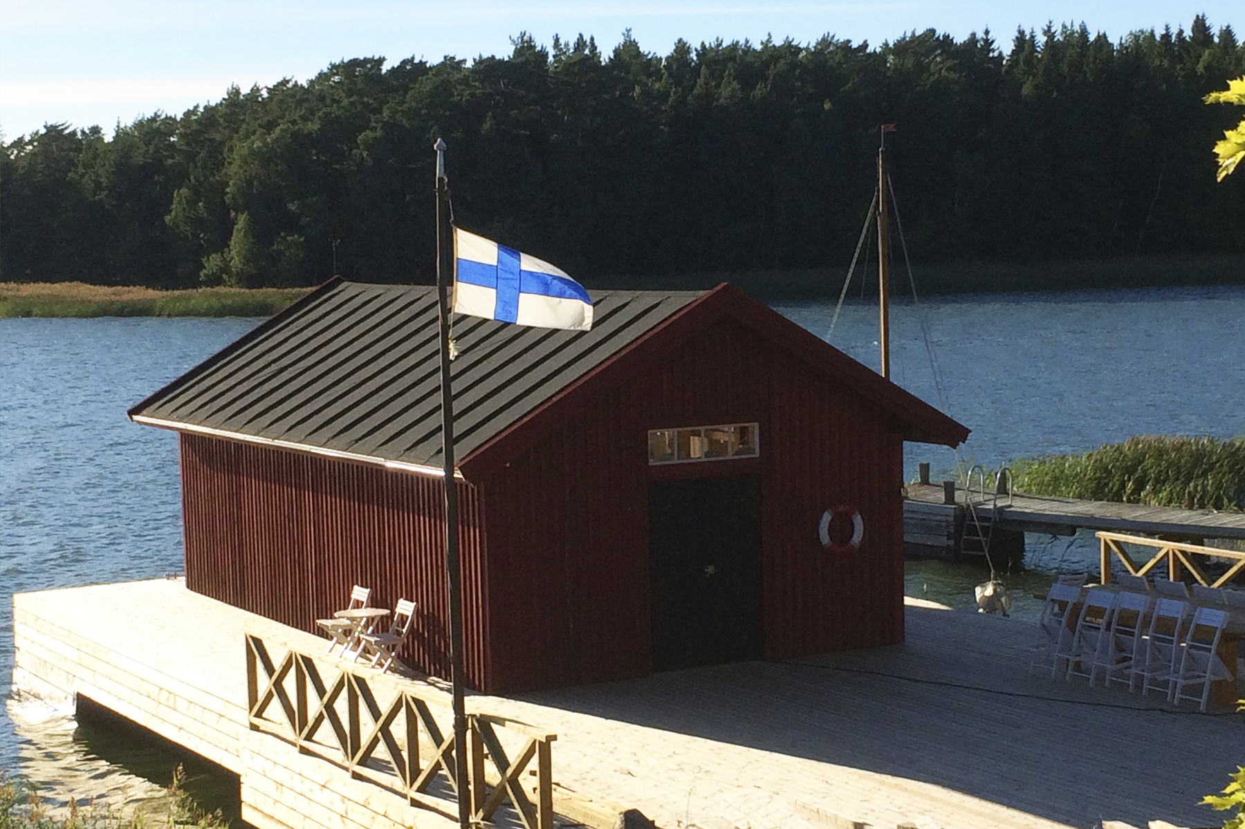 Venevajan liukuovi - helpottaa lastausta - Helaform oy